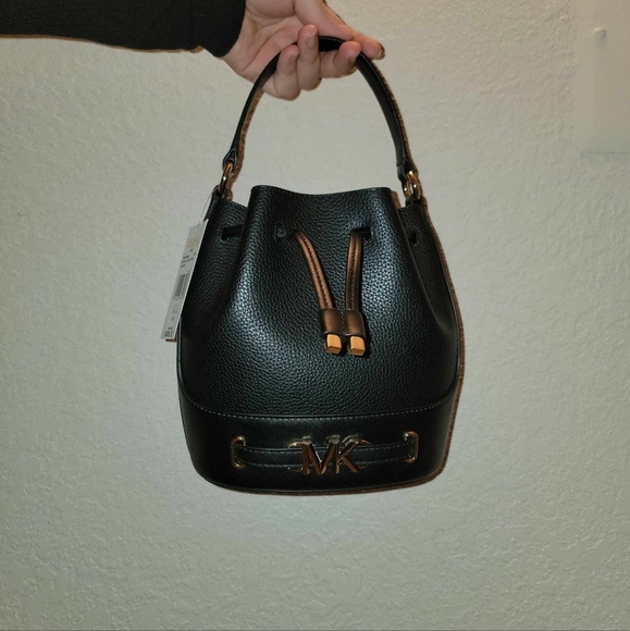 Michael Kors | Bags | Michael Kors Reed Bucket Bag | Poshmark